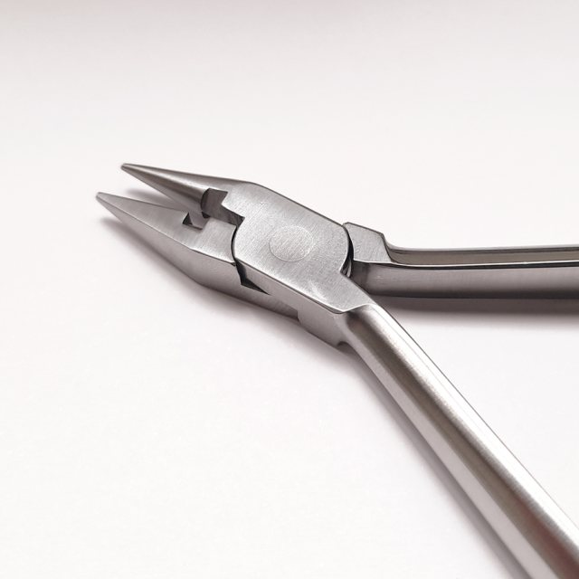 Light Wire Plier - Essentials Instruments - TOC Dental